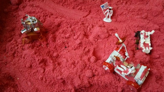 Mars Rovers in the Sensory Table – Inventors of Tomorrow